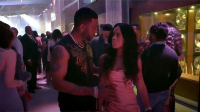 Chanel Crossbones Pendant Necklace worn by Tiana Brown (Serayah McNeill ...