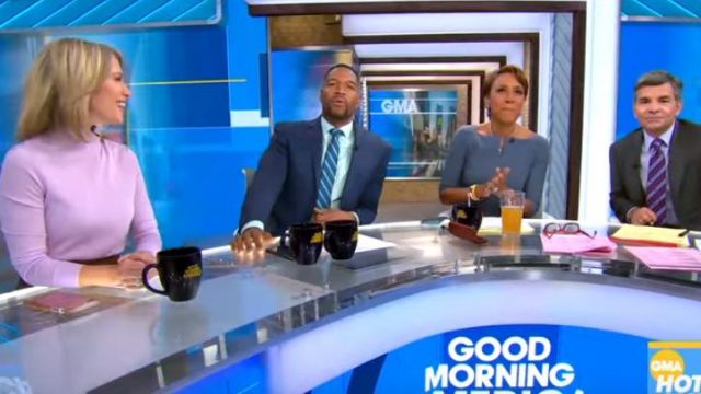 Theory Foun­da­tion Turtle­neck Sweater worn by Amy Robach on Good ...