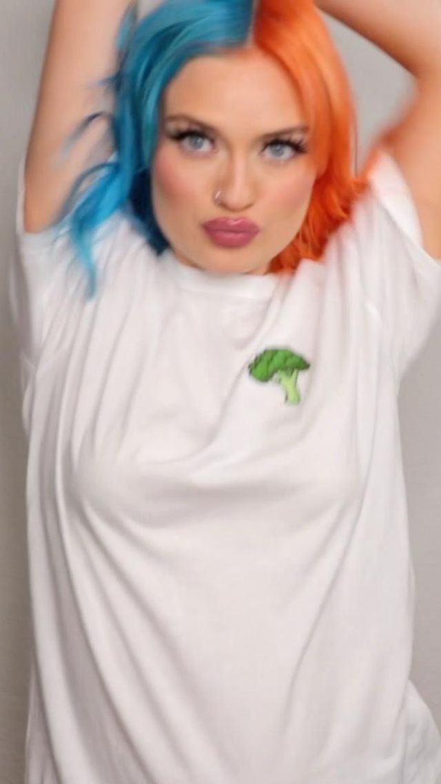 Broccoli T-shirt worn by Naomi Jon on her Instagram account @naomijon ...