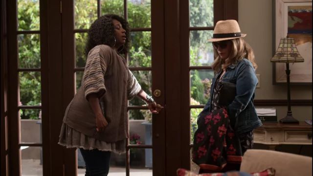 The jacket, jeans, Elsa Gardner (Jennifer Jason Leigh) in Atypical ...
