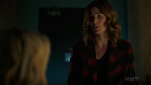 Pene­lope Plaid Wool-Blend Coat worn by Dex Parios (Cobie Smulders) in ...