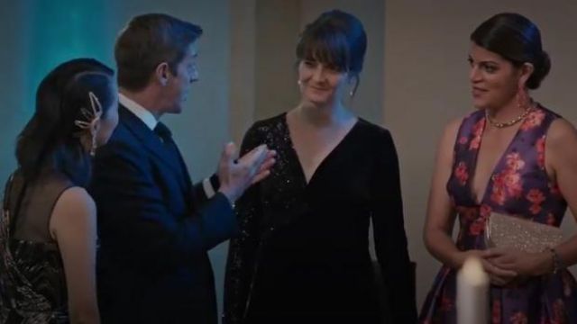 Sachin & Babi Brooke Flo­ral Print V Neck Sleeve­less Gown worn by ...