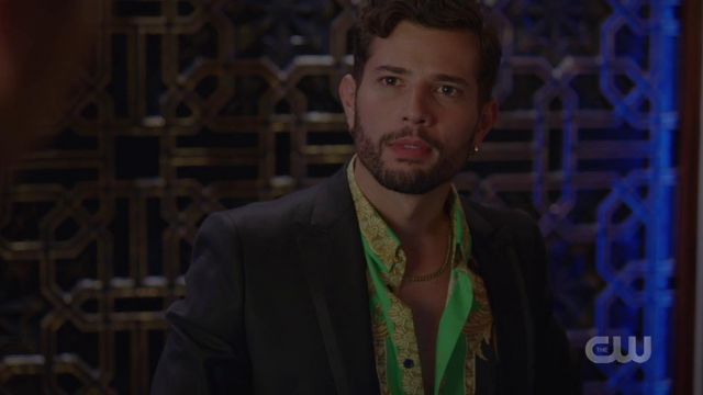 The sleeve baroque-print of Sam Jones (Rafael de la Fuente) in Dynasty ...