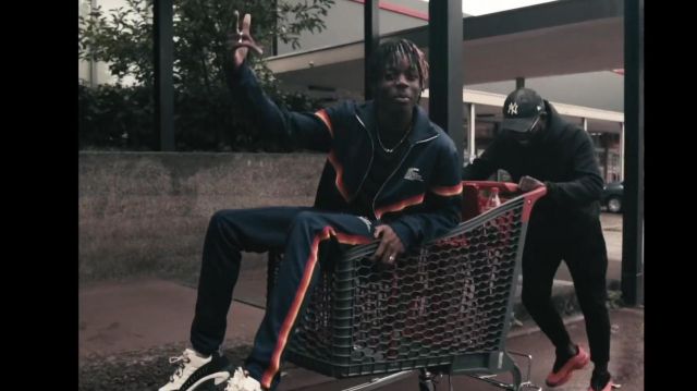 La veste bleu de David Okit dans David Okit - Gregory | Spotern