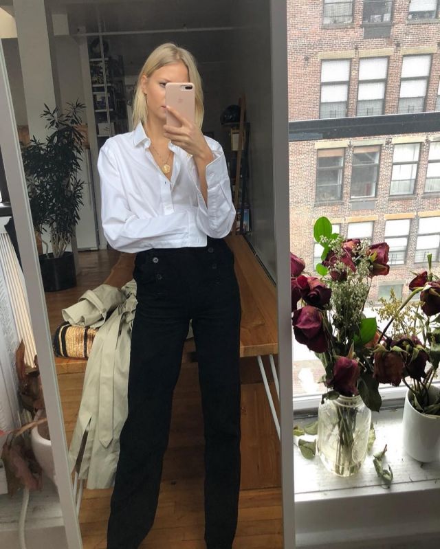 The white shirt worn by Michaela Thomsen on his account Instagram ...