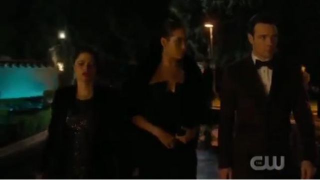 Alice + Olivia Vel­vet Blaz­er worn by Mel Vera (Melonie Diaz) in ...