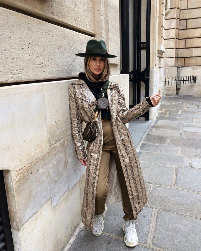 Stone Snake Coat of Tia Lineker on the Instagram account @tialineker ...