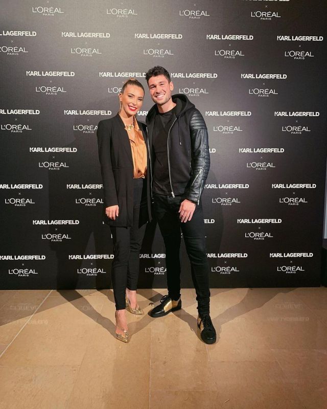 The shoes golden printed Eva Colas on the account Instagram of ...