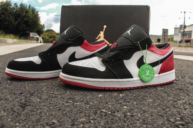 Jordan 1 Low Black Toe sur le compte Instagram de @cavarez_ | Spotern