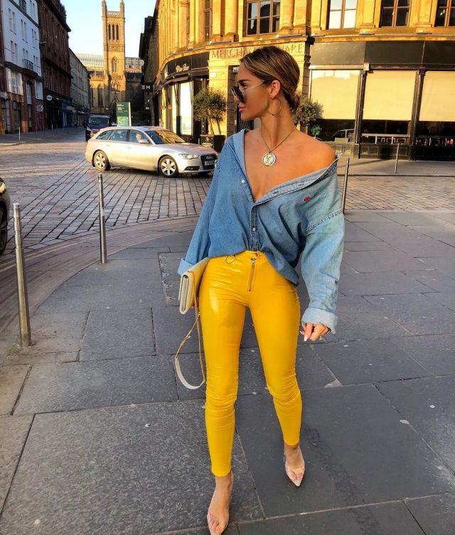 Chaussures à talons de Emily Shak sur l'Instagram account @emilyshak ...