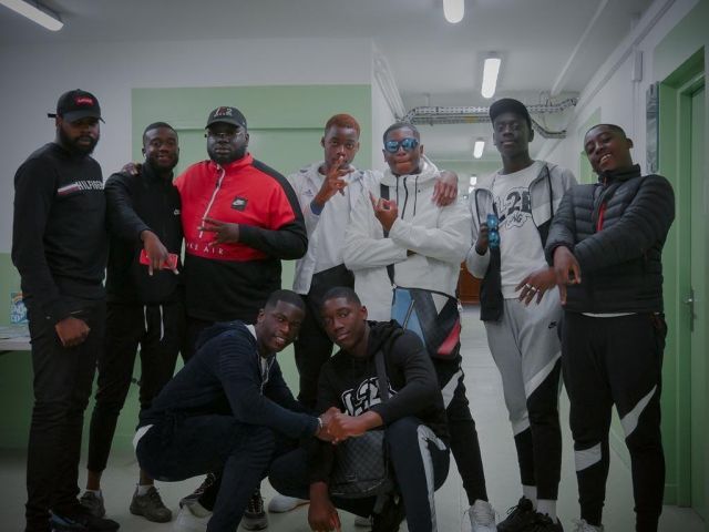 Jogging on the account Instagram of @l2b_gang | Spotern