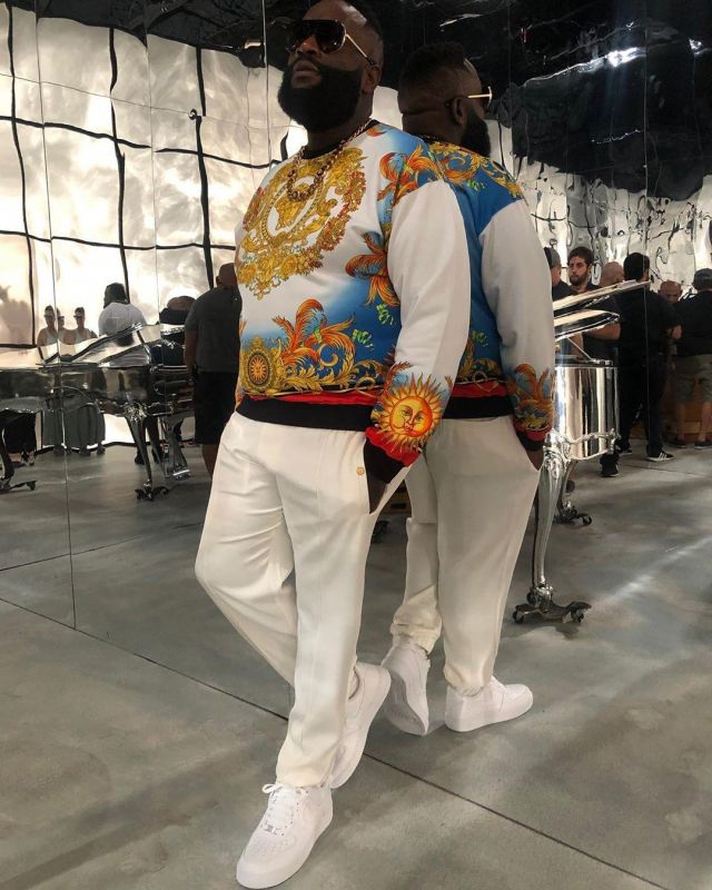 Sneakers nike completely white worn by Rick Ross on the account ...