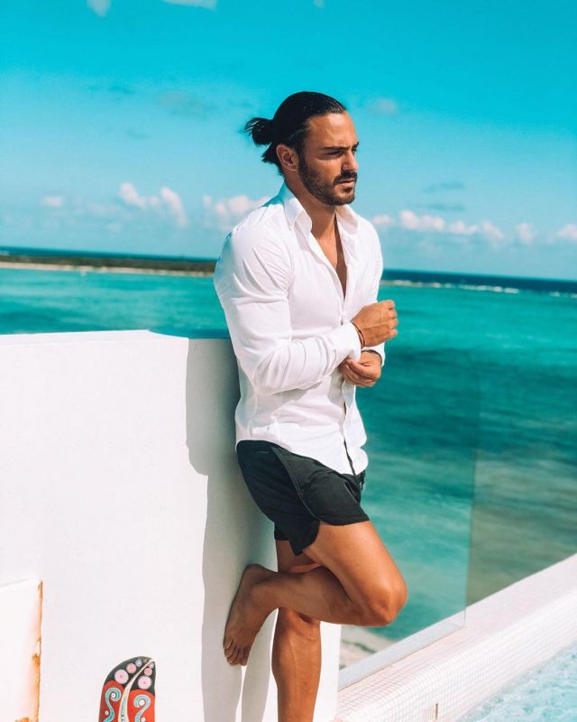 Long sleeve shirt with collar Benjamin Samat on the account Instagram ...