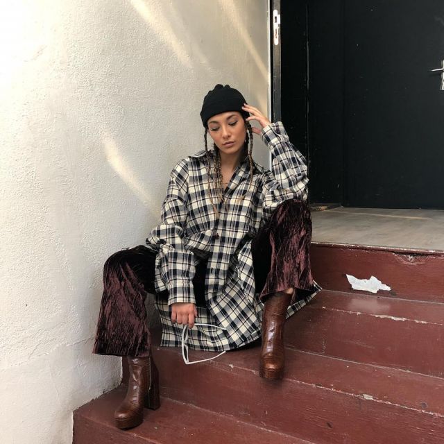 The brown pants smooth ribbed worn by Chilla on his account Instagram ...
