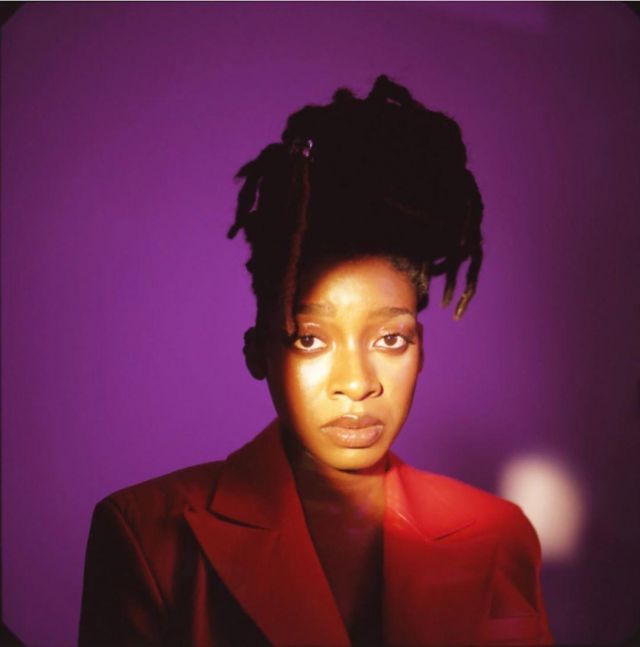 The blazer red worn by Little Simz on the account Instagram of ...