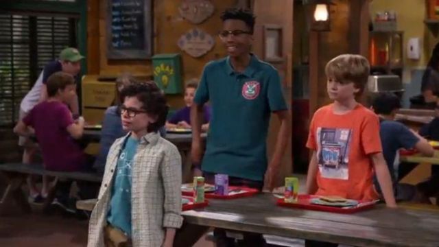 Green Play Nice Tee worn by Matteo Silva (Raphael Alejandro) in BUNK'D ...
