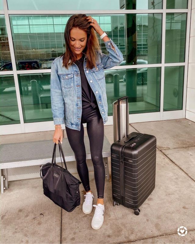 Bleu la Veste en Jean de Lauren Kay sur l'Instagram account ...