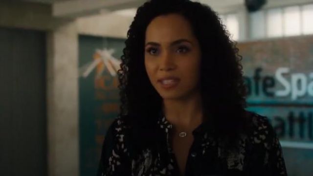 Silver Necklace worn by Macy Vaughn (Madeleine Mantock) in Charmed ...