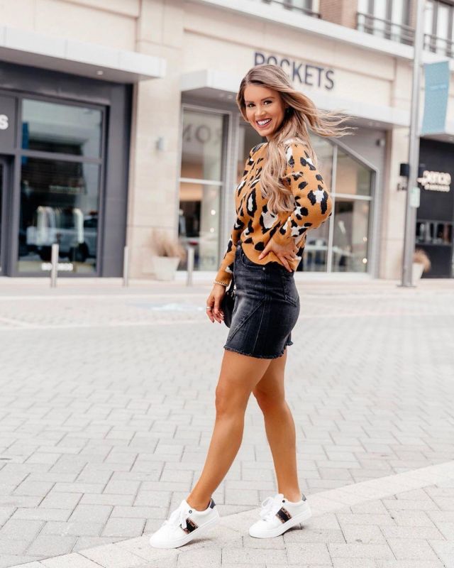 Pull Chandail de Whitney Graham sur l'Instagram account @whitswhims ...