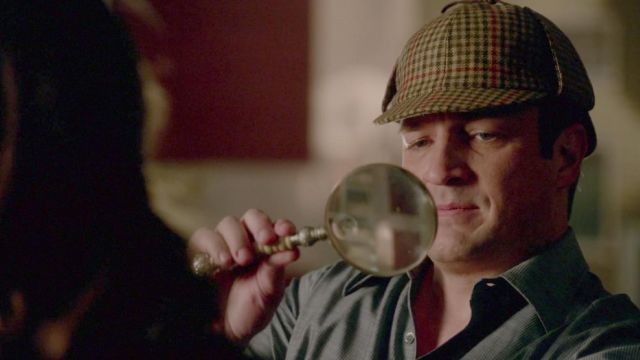 The magnifying glass of detective Richard Castle in Castle | Spotern