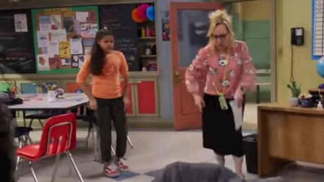 Or­ange Sweat­shirt worn by Amber (Alison Fernandez) in Team Kaylie ...