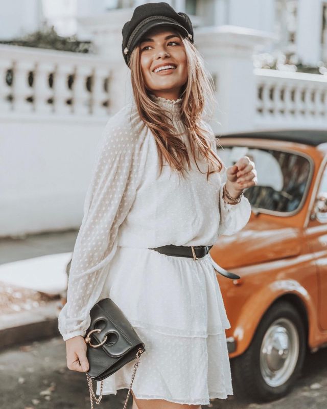 Chloé Gold Buck­le Belt of Erica Aulds on the Instagram account ...