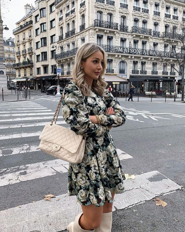 Vestido floral de Chloe Rose en la cuenta de Instagram @allchloerose ...