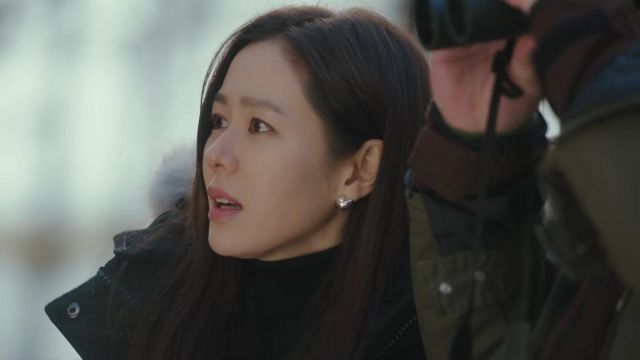 Heart Ear­ring worn by Yoon Se-Ri (Son Ye-jin) in Crash Landing on You ...