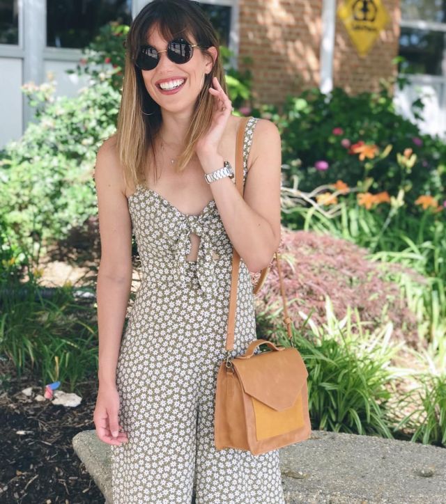 Madewell Jump­suit of Meghan Basinger on the Instagram account ...