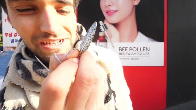 Long Leaves Feather Silver Necklace worn by Bobby Briskey in the ...