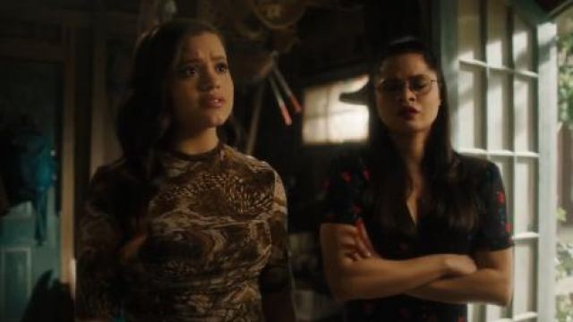 Navy Flo­ral Dress worn by Mel Vera (Melonie Diaz) in Charmed Season 2 ...