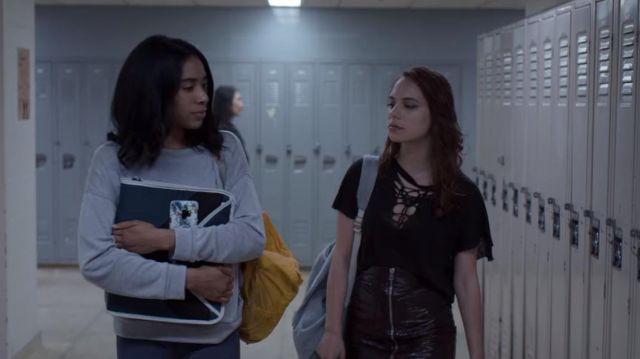 Vinyl skirt worn by Beth Cassidy (Marlo Kelly) in Dare Me (S01E08 ...