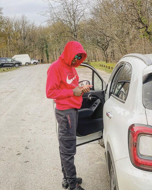 Sweatshirt Nike hoody red worn by Uzi on his account Instagram @uzi ...