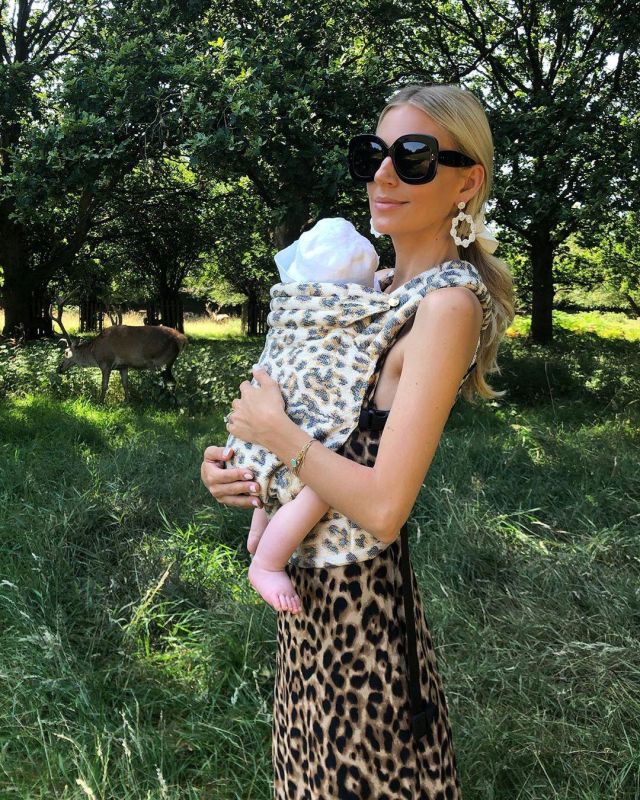 Leop­ard Print Dress of Laura Wills on the Instagram account ...