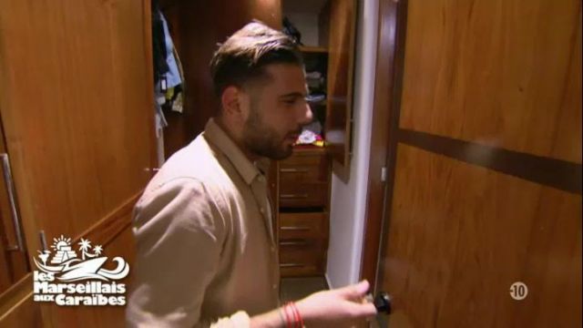 The beige shirt worn by Allan Guedj in Marseille in the Caribbean | Spotern