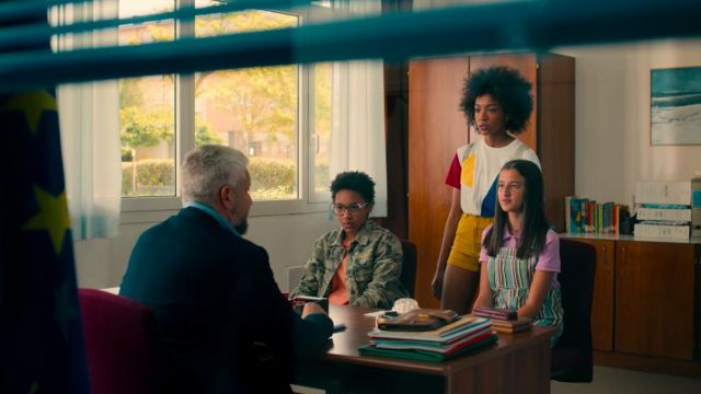 The Jean jacket Oversize camouflage worn by the Blue (Alice Ann ...