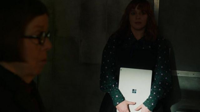 Microsoft Surface Pro used by Nell Jones (Renée Felice Smith) in NCIS ...