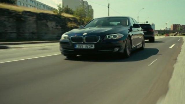 2010 BMW 5 Series 520D driven by Robert Pattinson as seen in Tenet ...