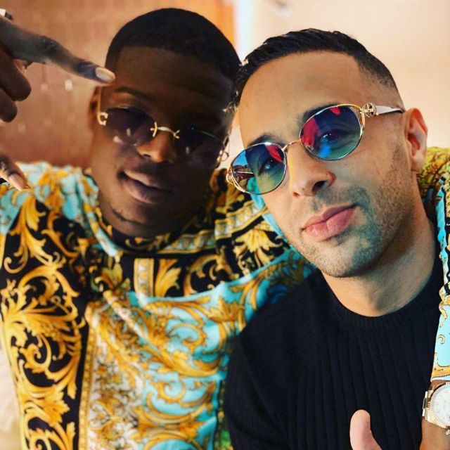 The glasses of the suns blue worn by Naps on his account Instagram ...