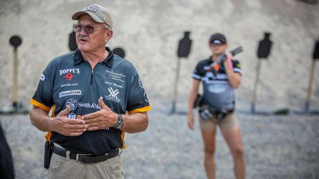 Vortex Optics Mule Deer Cap porté par Jerry Miculek sur l'Instagram account @jerrymiculek | Spotern