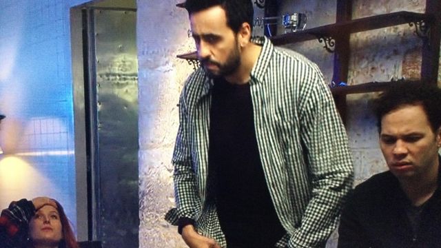 Chemise de Joseph Hazan (Jonathan Cohen) dans Family Business (S01E06 ...