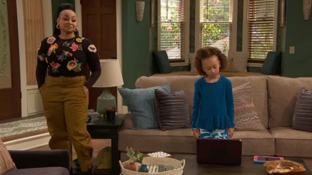 Proenza Schouler Cotton Twill Tapered Pants worn by Raven Baxter (Raven ...