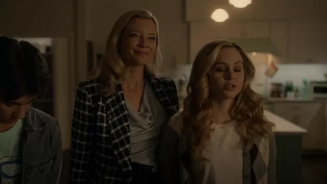 Tory Burch Kira Belt worn by Barbara Whitmore (Amy Smart) as seen in DC ...