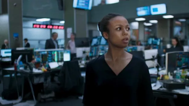 Scotch & Soda Tu­nic top worn by Harper Stern (Myha'la Herrold) as seen ...