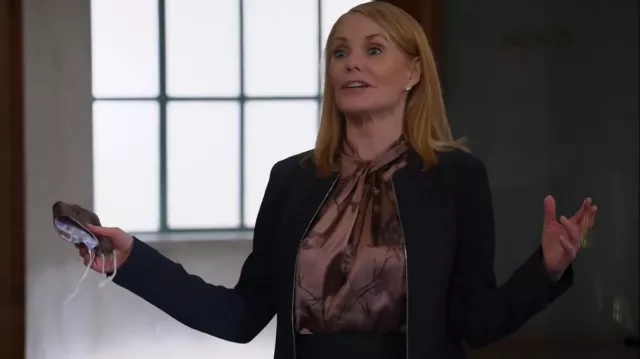 Vince Iris Twist Knot Top worn by Lisa Benner (Marg Helgenberger) as ...