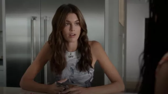 Off White Ath­leisure Botan­i­cal Bra worn by Kendall Ca (Kaia Gruber ...