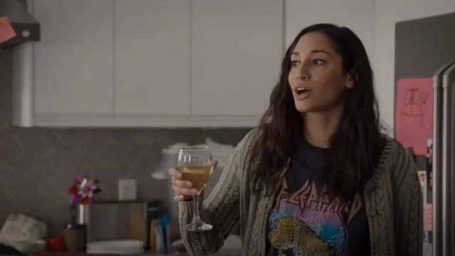 Letluv Def Leppard 1987 Graphic Tee worn by Astrid (Meaghan Rath) as ...