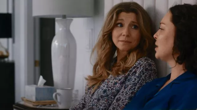 Nili Lotan Floral Silk Print Blouse worn by Kate Mularkey (Sarah Chalke ...