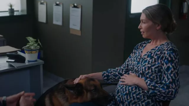 Motherhood Maternity Large Geo­met­ric Blouse worn by Deepfake Woman #1 ...