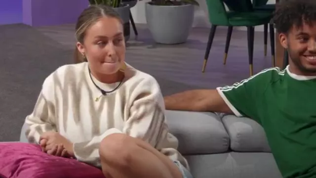Pull Swiggle porté par Gabbie Keevil vu dans Big Brother Australie ...